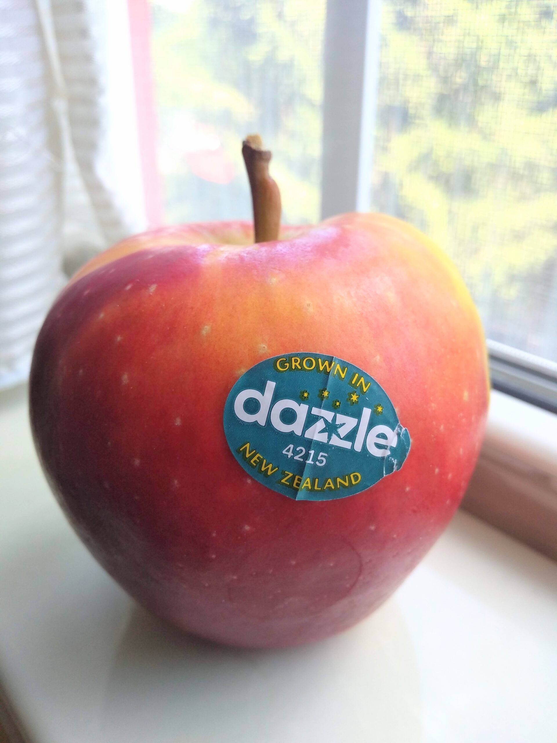 What is a Dazzle Apple? - Eat Like No One Else