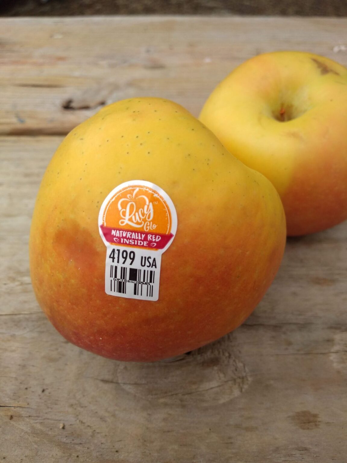 26 Types of Yellow Apples - Eat Like No One Else