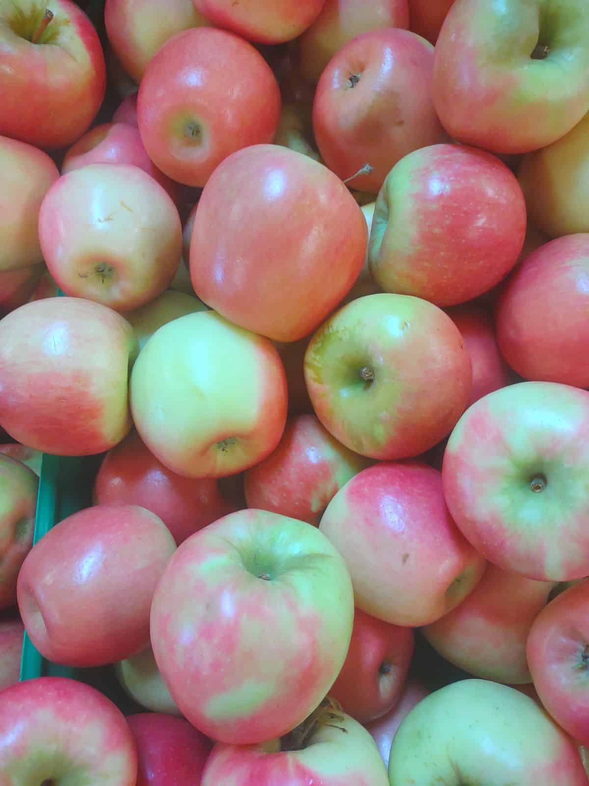 What Do Pink Luster Apples Taste Like? - Eat Like No One Else